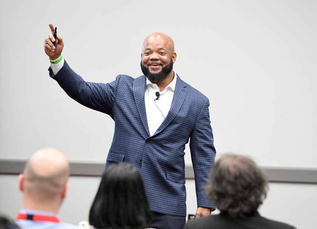 Former Colts Player Gary Brackett Files For Bankruptcy Protection ...