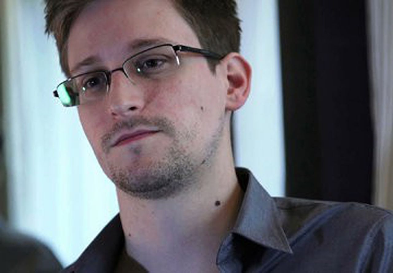 Edward Snowden Is Now a Russian Citizen - WIBC 93.1 FM