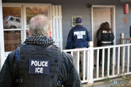 FACT CHECK: No, ICE Is Not Offering $750 For Undocumented P..