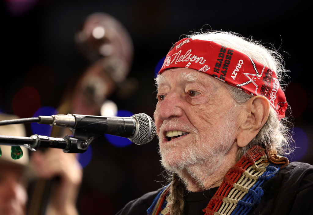 Willie Nelson, Bob Dylan, Sheryl Crow, and More Performing at Outlaw ...