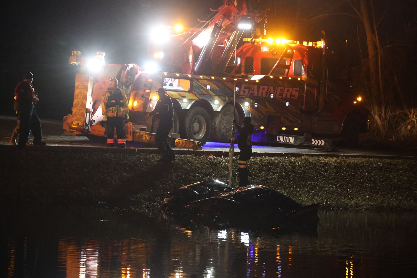 Father dies, Indy Metro Police Rescue Two Children From Pond